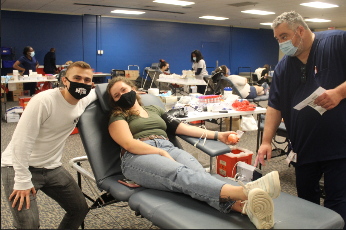 Celebrating our return to the University of Delaware - Blood Bank of ...